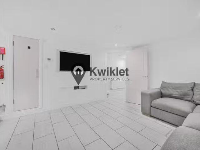 6 bedroom terraced house for rent in Kingsland Terrace, Pontyp.