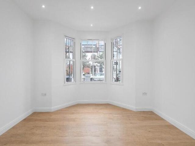 6 bedroom terraced house for rent in Harbord Street, London, SW6
