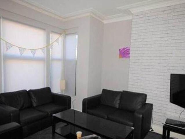 6 Bedroom Terraced House For Rent In Headingley, Leeds