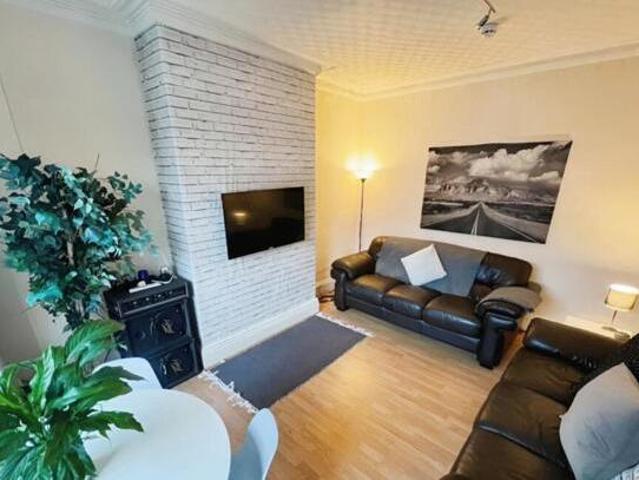 6 Bedroom Terraced House For Rent In Headingley, Leeds