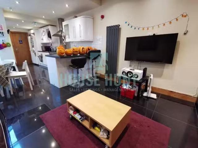 6 bedroom terraced house for rent in Heeley Road, Birmingham.