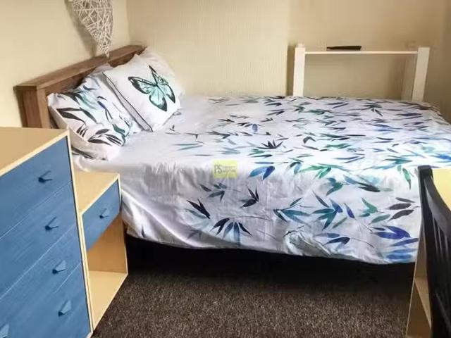 6 bedroom terraced house for rent in Heeley Road, Selly Oak, B.