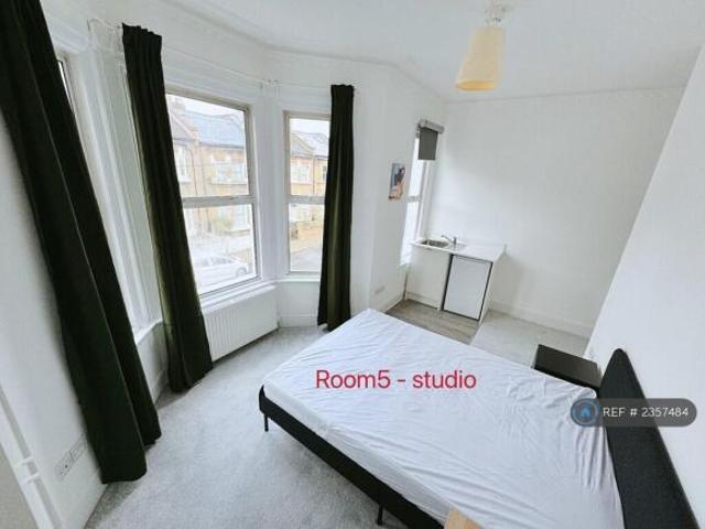 Studio flat for rent in Hubert Grove, London, SW9