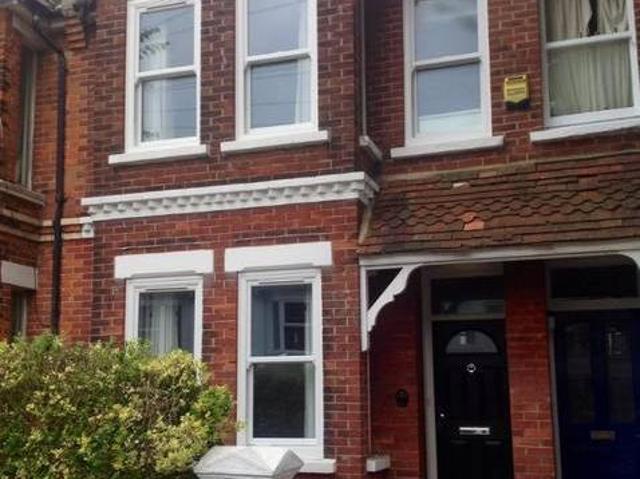 6 bedroom terraced house for rent in Hythe Road BN1