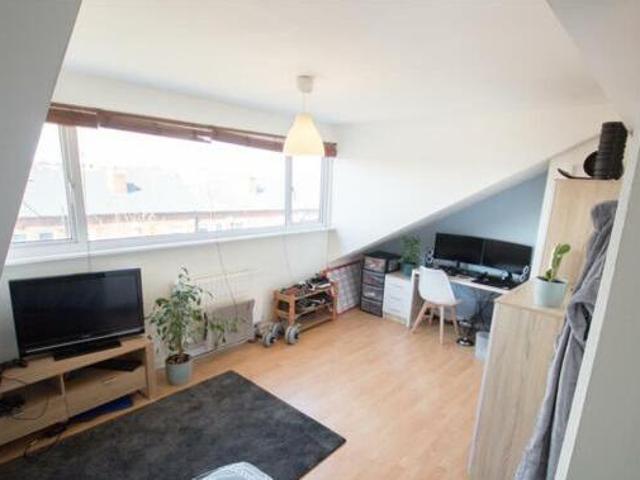 6 Bedroom Terraced House For Rent In Hyde Park, Leeds