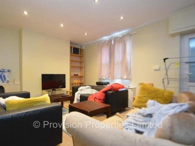 6 Bedroom Terraced House For Rent In Hyde Park, Leeds