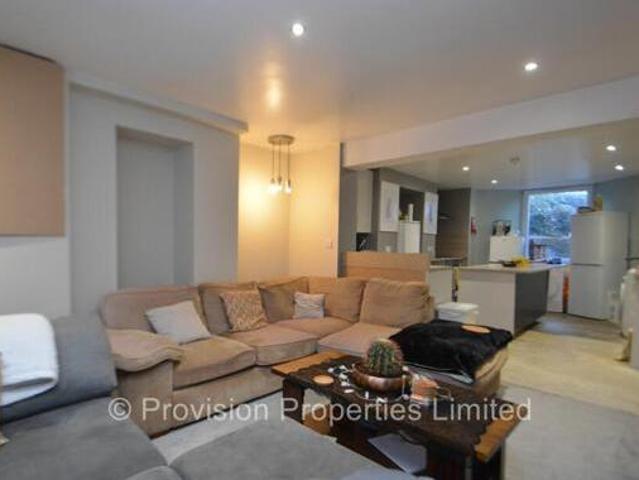 6 Bedroom Terraced House For Rent In Hyde Park, Leeds