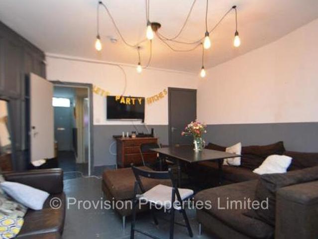 6 Bedroom Terraced House For Rent In Hyde Park, Leeds