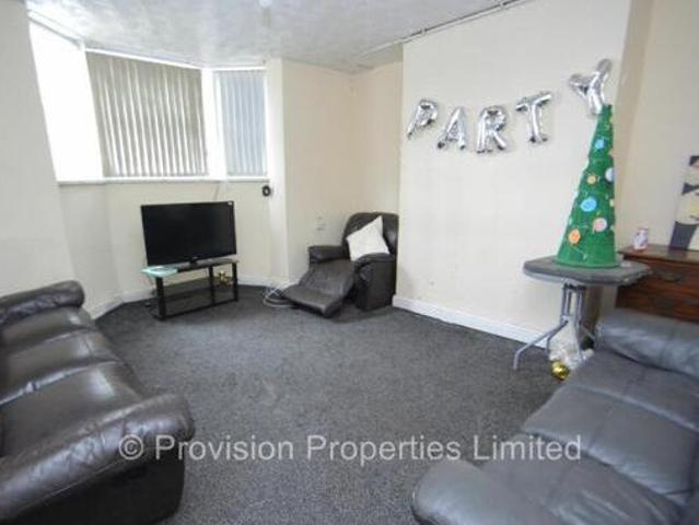 6 Bedroom Terraced House For Rent In Hyde Park, Leeds