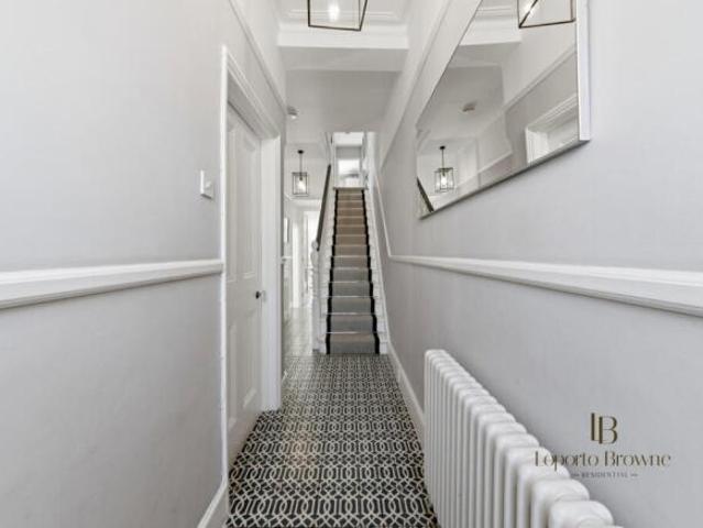 6 bedroom terraced house for rent in Ivy Road, NW2