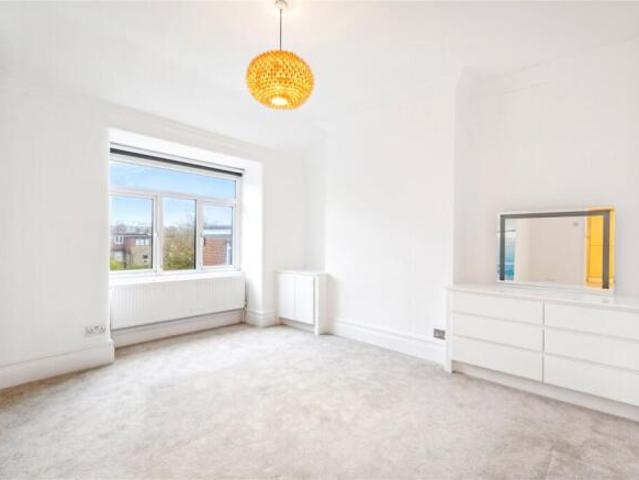6 bedroom terraced house for rent in Old Oak Road, Askew Village, W3
