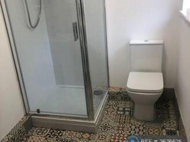 6 bedroom terraced house for rent in Osmaston St, Nottingham, NG7