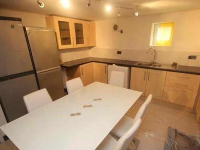 6 Bedroom Terraced House For Rent In Leeds