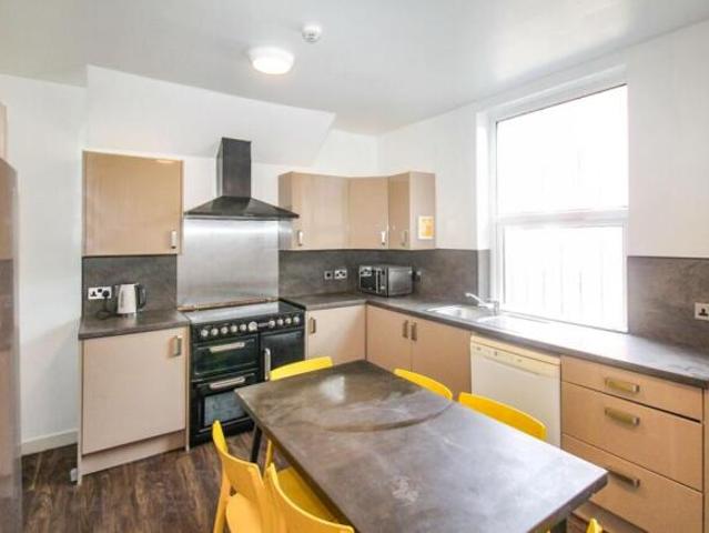 6 bedroom terraced house for rent in Lumley Avenue, Burley, Leeeds, West Yorkshire, LS4
