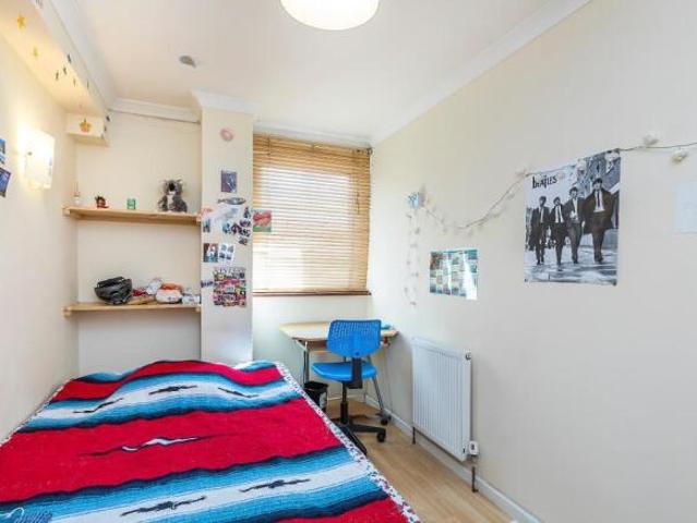 6 bedroom terraced house for rent in Maroon Street, London, E14 7RS, E14
