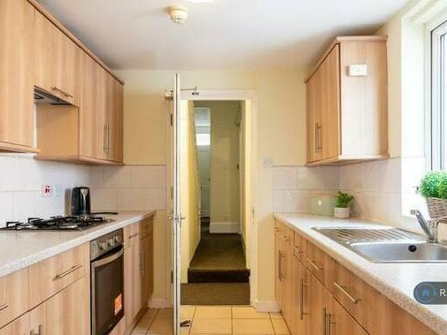 6 bedroom terraced house for rent in Marle Hill Parade Cheltenham GL50