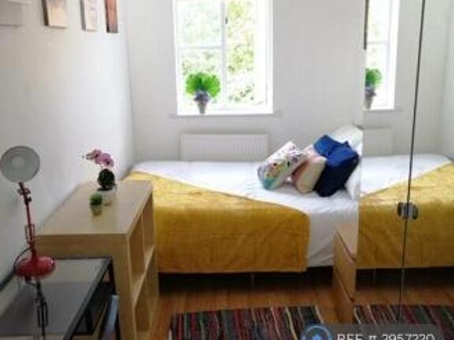 6 bedroom terraced house for rent in Masthouse, London, E14