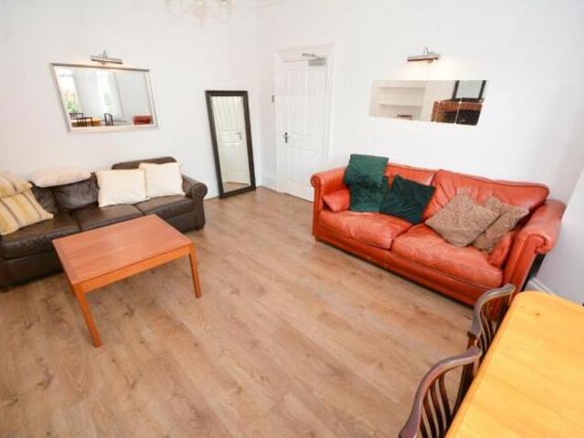 6 bedroom terraced house for rent in Mistletoe Road, Newcastle Upon Tyne, NE2