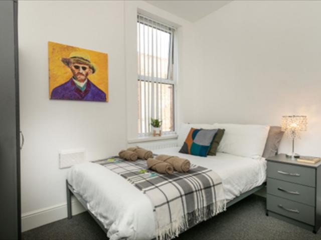 6 bedroom terraced house for rent in North Sherwood Street, Nottingham, NG1