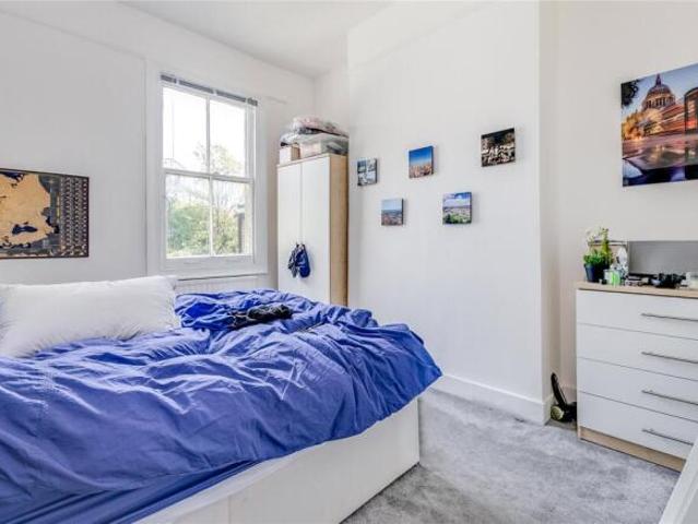 6 bedroom terraced house for rent in Silver Crescent, Chiswick, W4