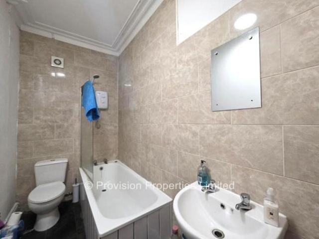 6 bedroom terraced house for rent in St Michaels Terrace, Headingley, Leeds, LS6