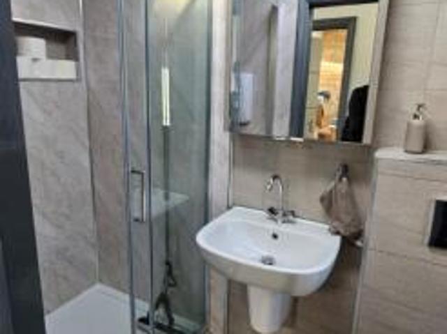 6 bedroom terraced house for rent in Streatham Vale, London, SW16
