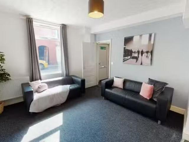 6 bedroom terraced house for rent in Sydney Road, Chester, Che.