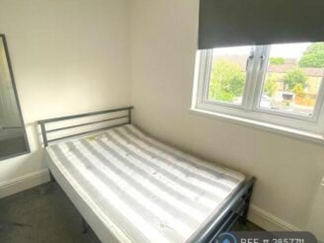6 bedroom terraced house for rent in Parkfield Place, Cardiff, CF14