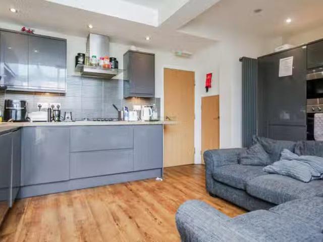 6 bedroom terraced house for rent in Pershore Road, Selly Oak.