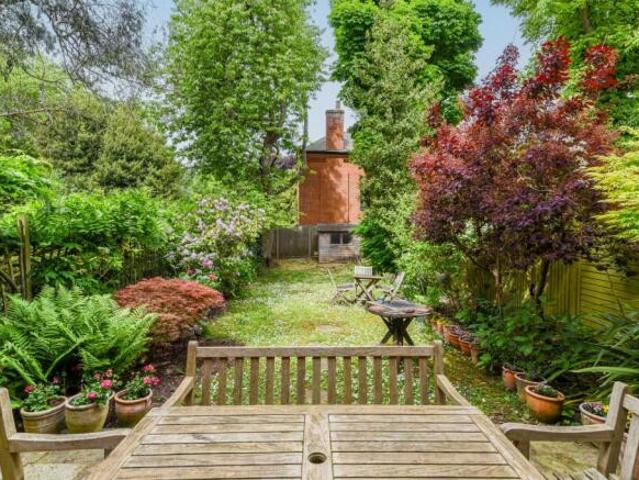 6 bedroom terraced house for rent in Platts Lane, Hampstead, NW3