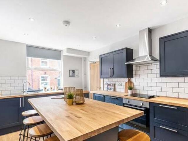 6 bedroom terraced house for rent in Quarry Place Leeds West Yorkshire LS6