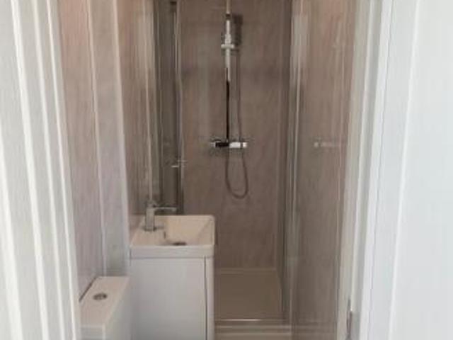 6 bedroom terraced house for rent in Radstock Road, Reading, Berkshire, RG1