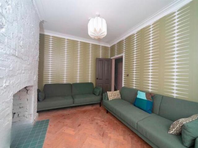 6 bedroom terraced house for rent in Ruskin Avenue, Manchester, M14