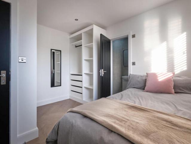 2 bedroom house share for rent in Russell Road, Liverpool, Merseyside, L18