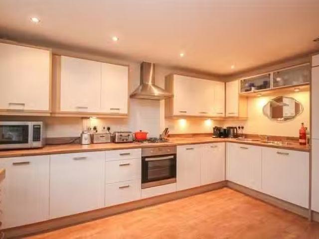 6 bedroom terraced house for rent in Wood Mead, Bristol, BS16