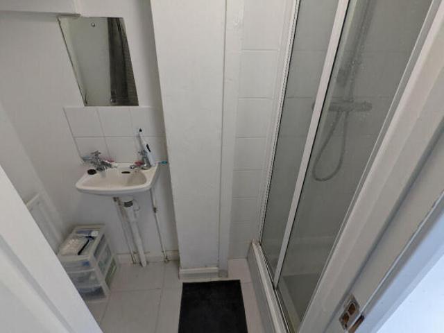 6 bedroom terraced house for rent in Watlington Street, Reading, Berkshire, RG1