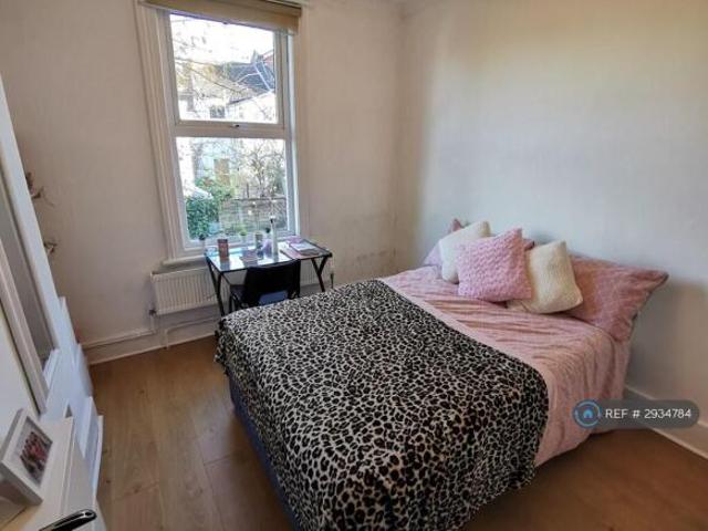 6 bedroom terraced house for rent in Whippingham Road, Brighton, BN2
