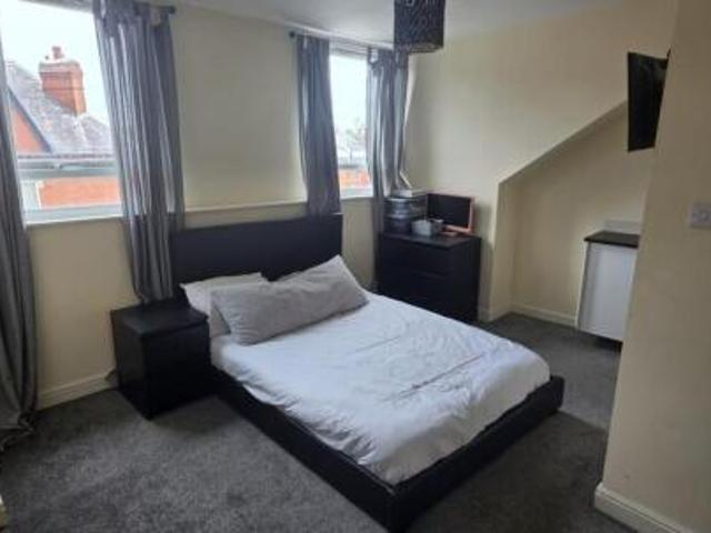 6 bedroom terraced house for rent in Winston Gardens, Headingley, Leeds, LS6