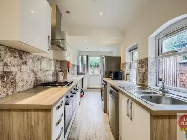 6 bedroom terraced house for rent in Wren Street, Coventry, We.