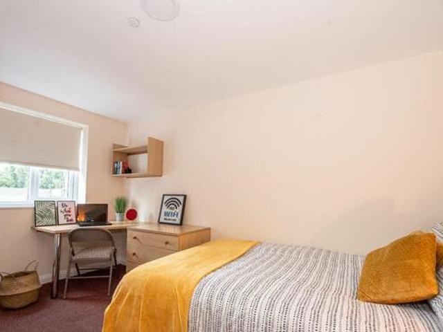 6 Bedroom Terraced House For Rent In Town Houses, City Centre