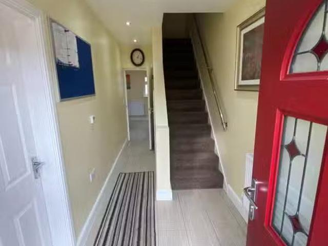 6 bedroom terraced house for rent in Torrington Avenue, Tile H.