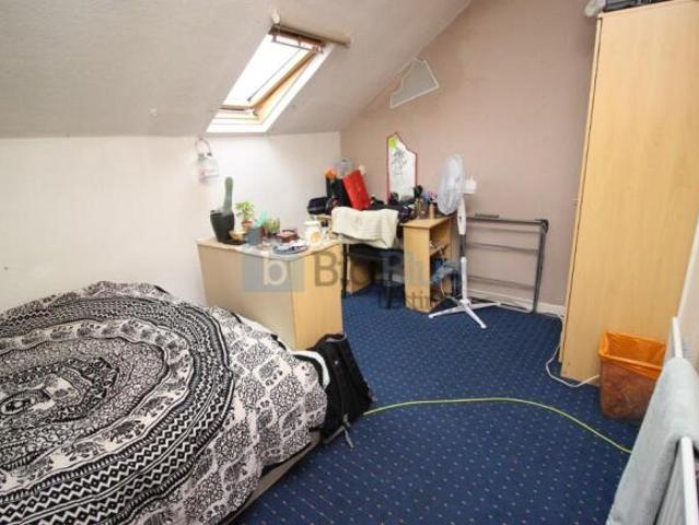 6 bedroom terraced house for rent in Thornville Road, Hyde Park, LS6
