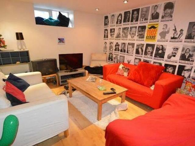 6 bedroom terraced house for rent in Thornville Road Leeds West Yorkshire LS6