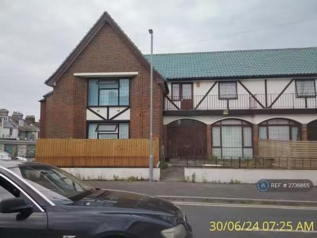 6 bedroom terraced house for rent in Upper Park Place, Brighto.