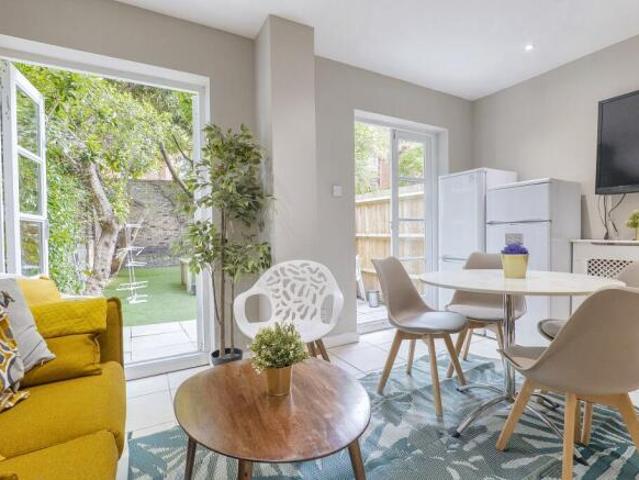 6 bedroom terraced house for rent in Vernon Street, Kensington, London, W14