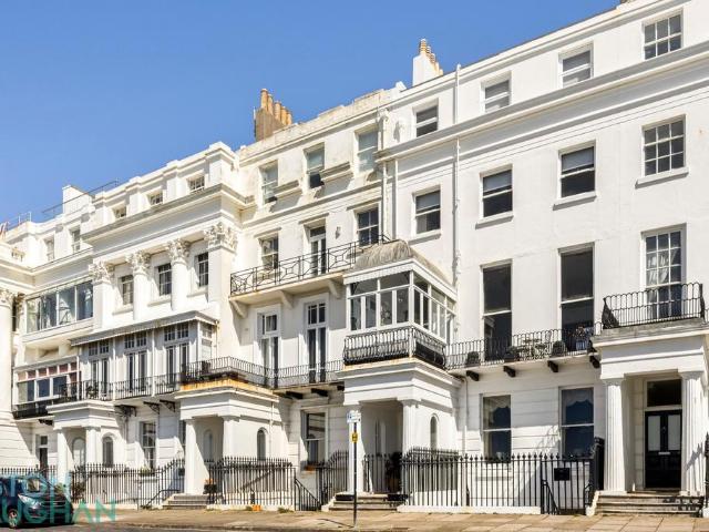 6 bedroom terraced house for sale