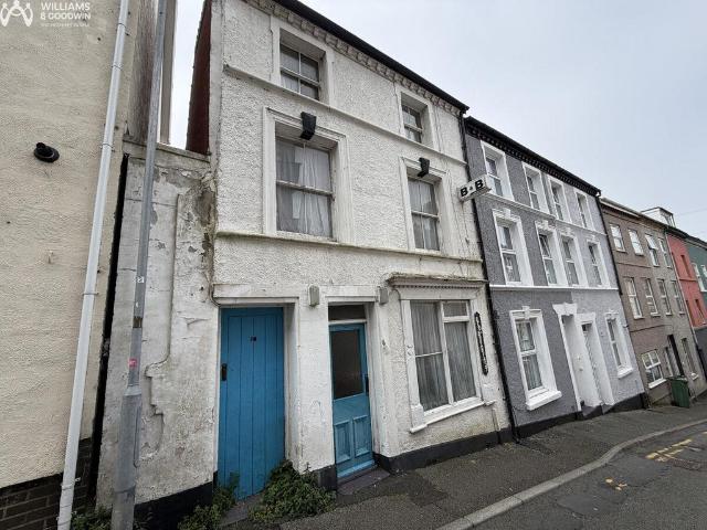 6 bedroom terraced house for sale