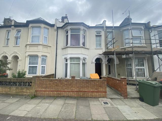 6 bedroom terraced house for sale