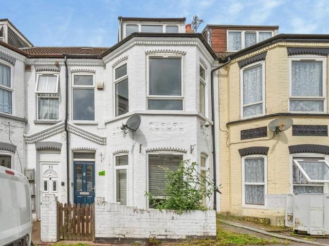 6 bedroom terraced house for sale