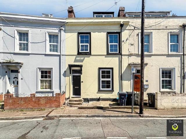 6 bedroom terraced house for sale